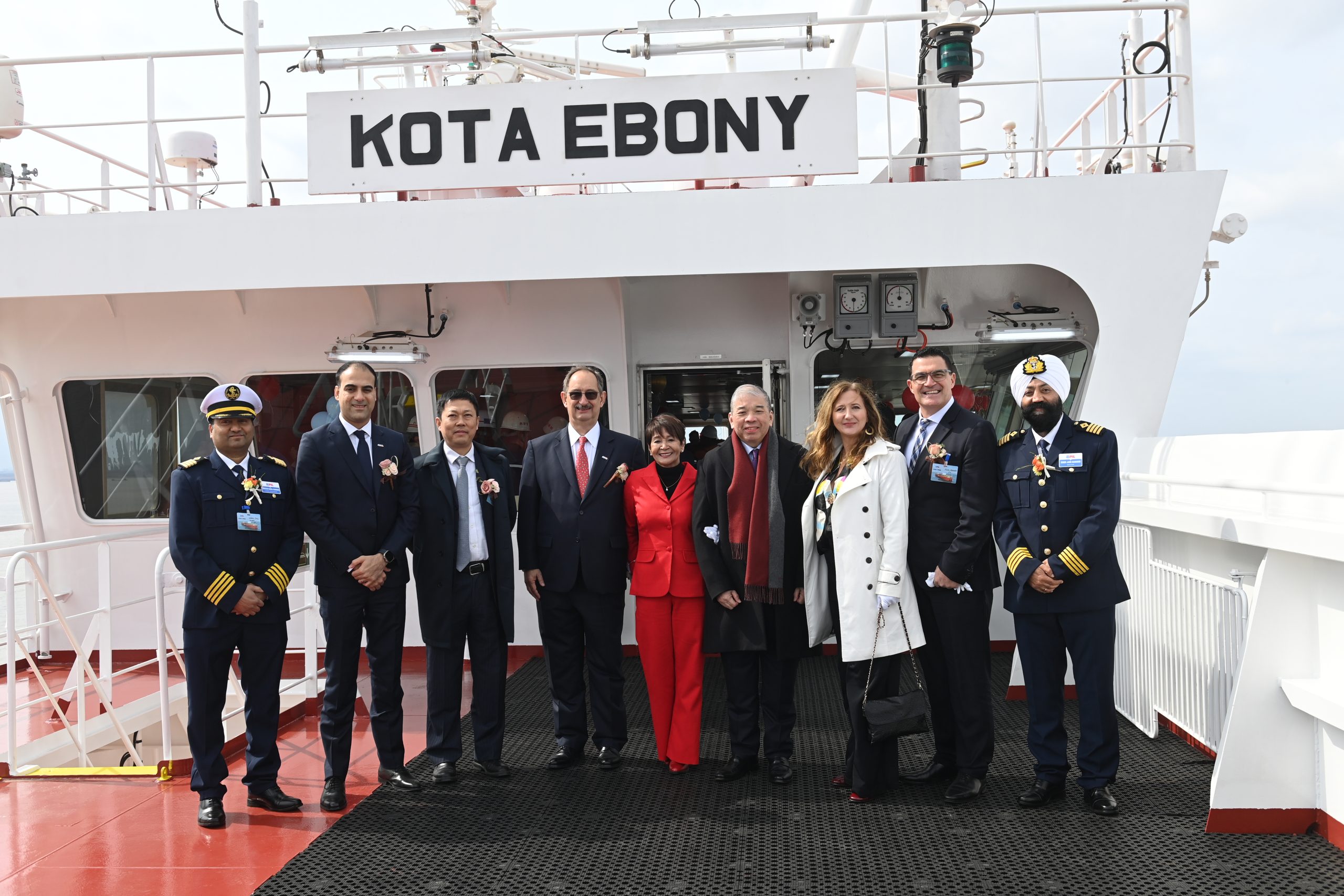 PIL receives delivery of its third 14,000 TEU LNG dual-fuel container vessel - VesselFinder