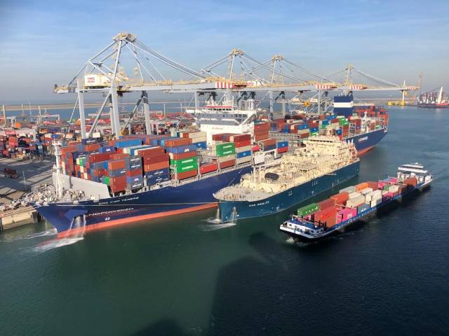CMA CGM TENERE carries out its first LNG bunkering in Rotterdam ... CMA CGM TENERE carries out its first LNG bunkering in Rotterdam ...