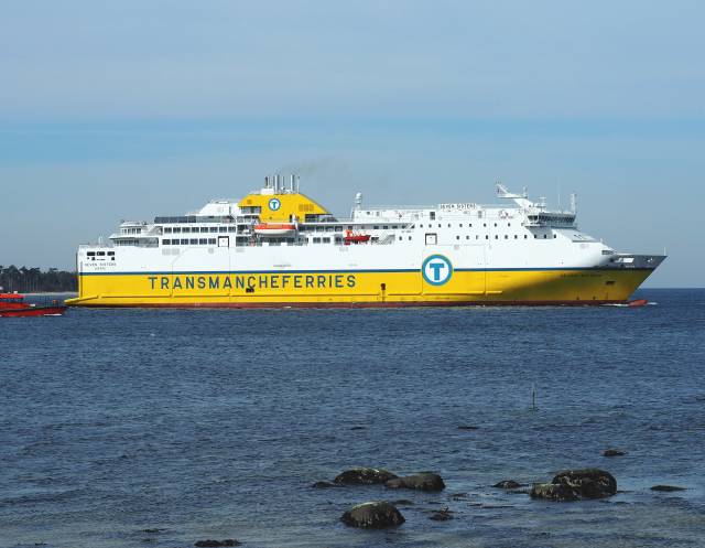 DFDS wins Newhaven-Dieppe tender - VesselFinder