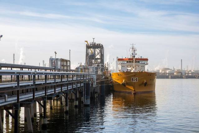 Stolt Tankers partners with Stolthaven Terminals on pioneering project ...