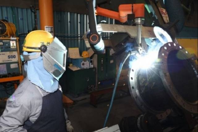 DSME puts welding collaborative robots into field - VesselFinder