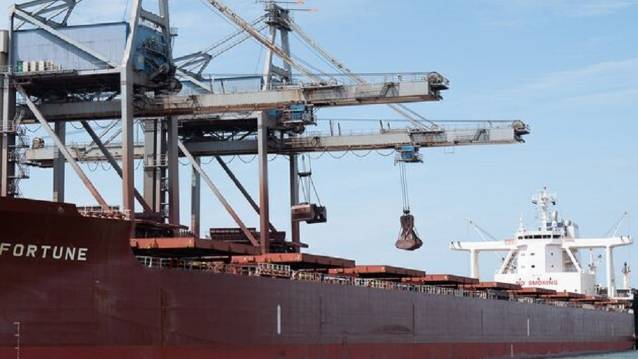New ship unloader at the Port of Rotterdam will ensure more efficient ...