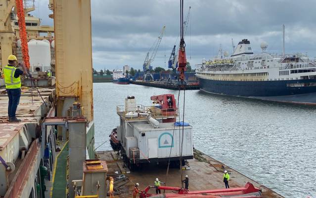 COLI Shipping & Transport completes transport of a 140-tonne shiploader ...