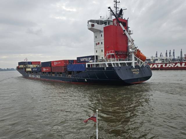 An historic first call of Boluda Lines at the port of Rotterdam ...