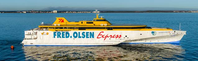 Austal Delivers First Of Two 118 Metre Trimarans To Fred. Olsen Express ...