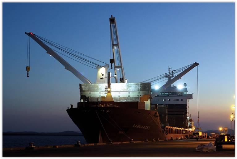 Two Special Designed Kenzfigee Gantry Cranes For Spliethoff - VesselFinder