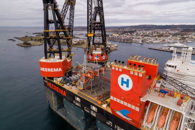 Sleipnir Lifts Module From Haugesund Quayside Vesselfinder
