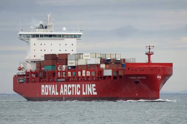 Eimskip and Royal Arctic Line co-operation commences in June - VesselFinder