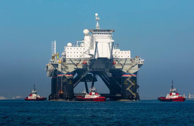 Crowley Tugs Work Together to Load LP Odyssey Launch Platform for ...