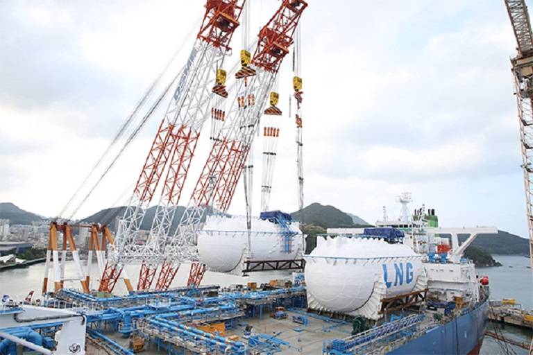 DSME installs world’s 1st high-manganese steel LNG fuel tanks on VLCC ...