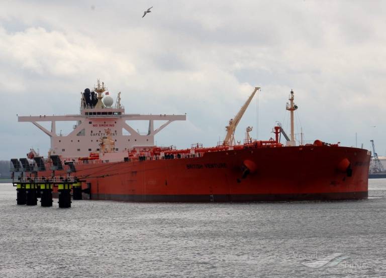 Shell hits milestone in fleet decarbonisation with half of long-term ...