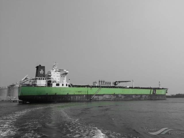 Explosion and fire on Hafnia tanker BW Rhine at Jeddah port - VesselFinder