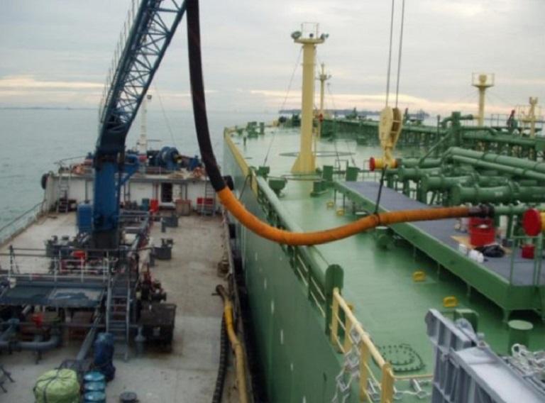 FueLNG achieves Singapore’s 100th LNG bunkering operation - VesselFinder