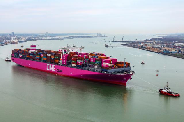 ONE Columba makes her maiden call at Port of Southampton - VesselFinder