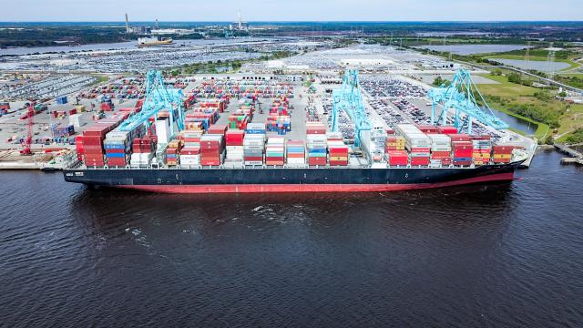 JAXPORT sets record with largest container ship to call Jacksonville ...