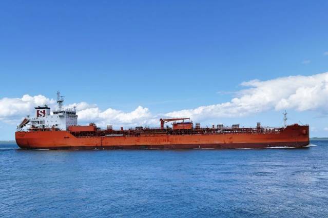 UK-flagged tanker 'repulses pirate attack' in Gulf of Aden - VesselFinder