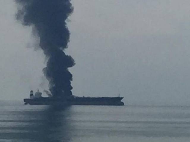 Death toll rises to four in Sharjah oil tanker fire - VesselFinder