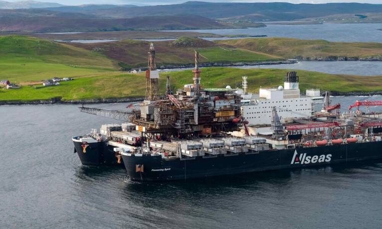 Ninian Northern Topside Arrives At Lerwick For Decommissioning (Video ...