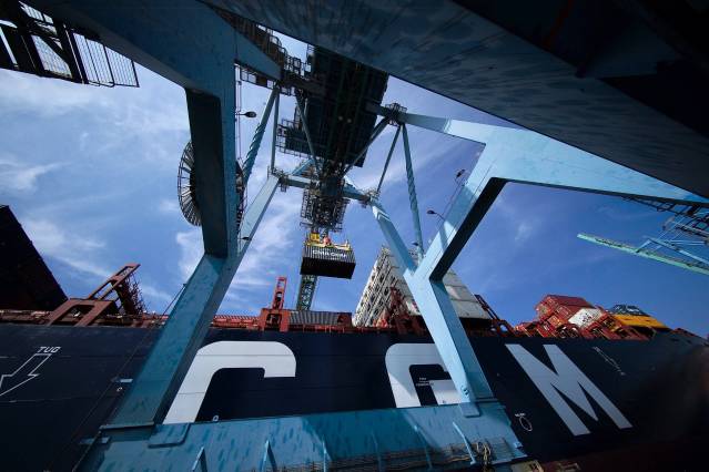 CMA CGM completes a first transaction relating to the sale of eight ...