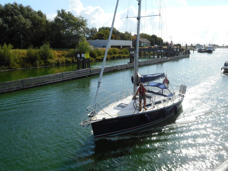 JOLLY ROGER, Sailing vessel - Details and current position - MMSI ...