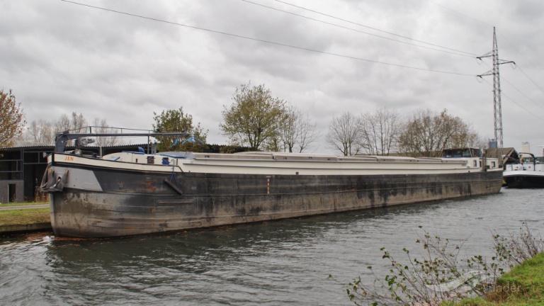 JAN, Cargo ship - Details and current position - MMSI 205461090 ...