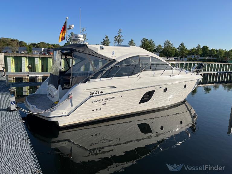 LA ROCHELLE, Pleasure craft - Details and current position - MMSI ...