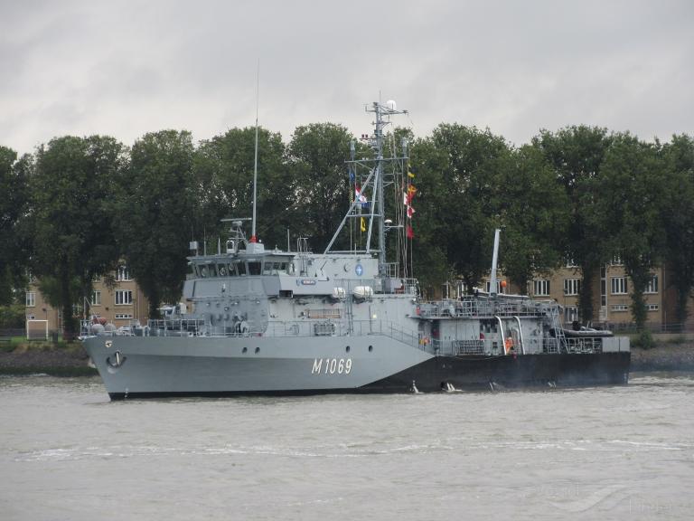GERMAN WARSHIP M1069, Military ops - Details and current position ...