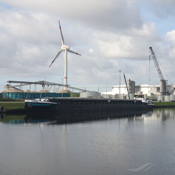 LUCAS, Cargo ship - Details and current position - MMSI 211467020 ...