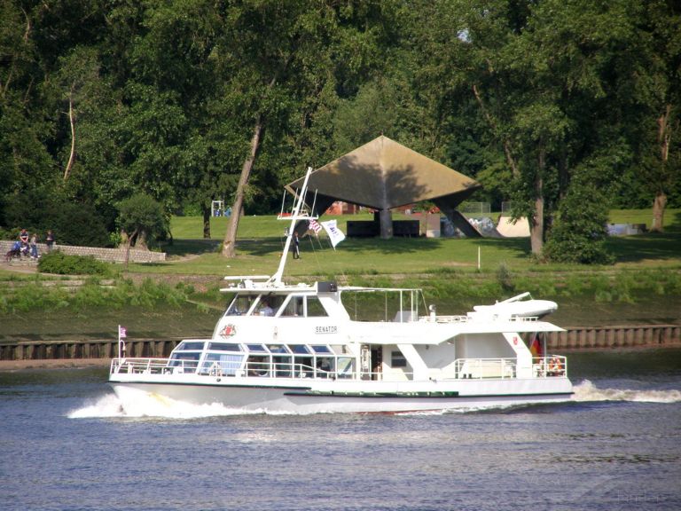 SENATOR, Passenger ship - Details and current position - MMSI 211545820 ...