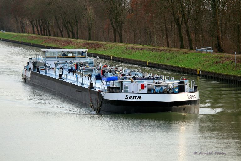 MERAKI, Tanker - Details and current position - MMSI 211553110 ...