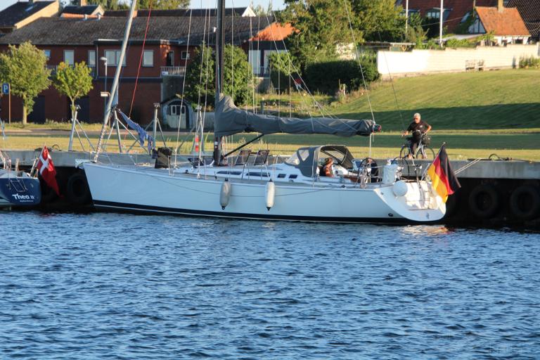 Ship photos - VesselFinder