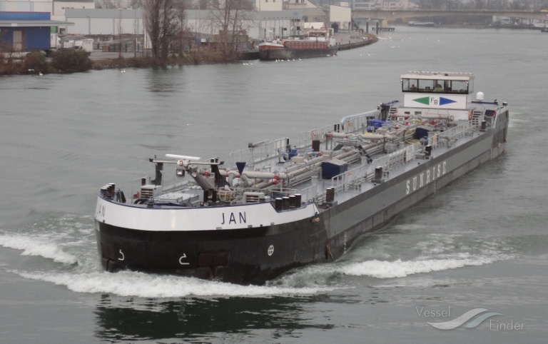 JAN, Tanker - Details and current position - ENI 04810700, MMSI ...
