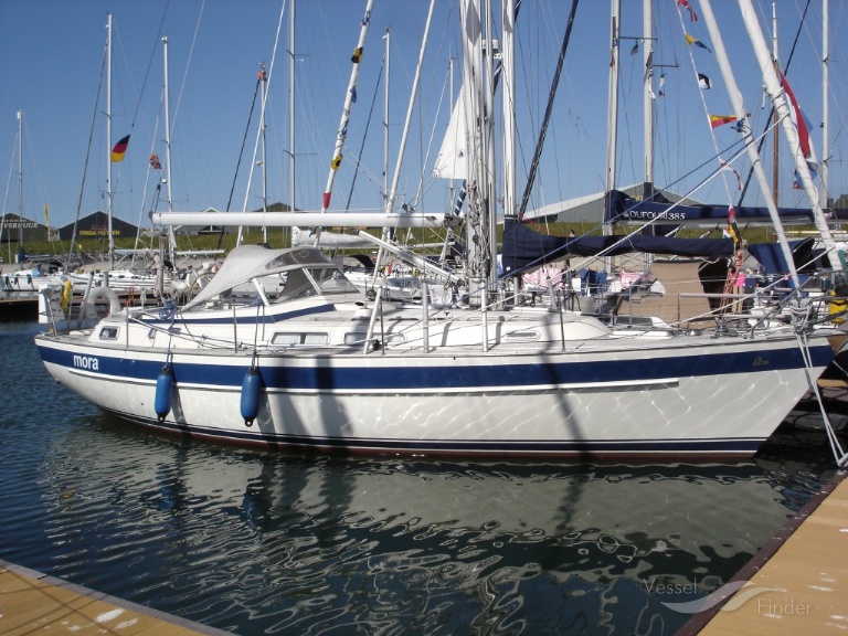MORA, Sailing vessel - Details and current position - MMSI 211615060 ...