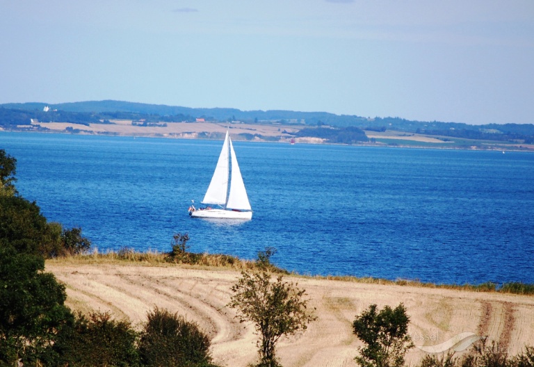 BRUCE, Sailing vessel - Details and current position - MMSI 211636030 ...