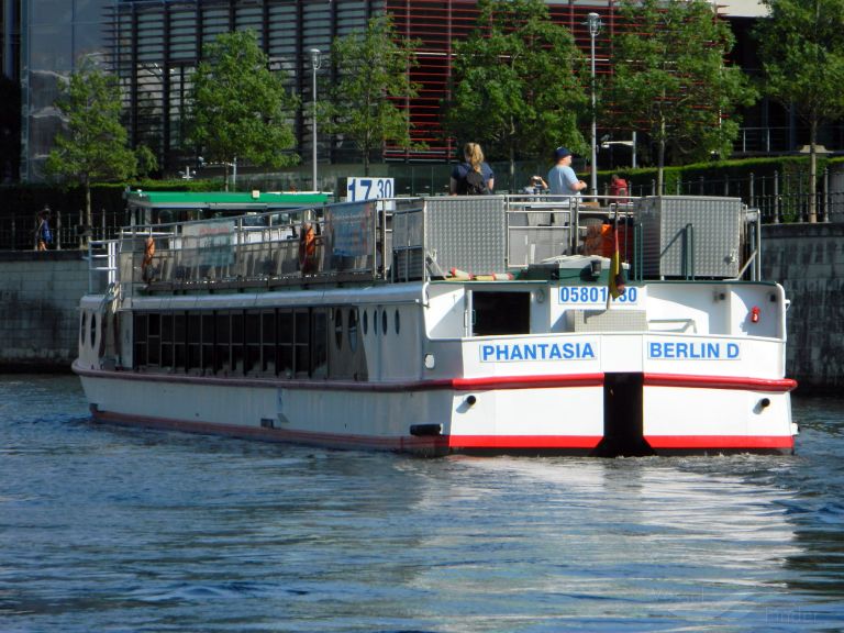 PHANTASIA, Passenger ship - Details and current position - ENI 05801130 ...