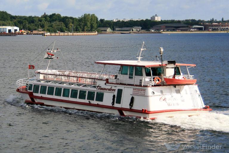 COMMODORE, Passenger ship - Details and current position - ENI 05113570 ...