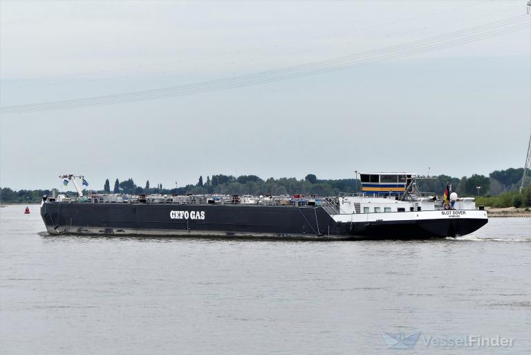 SLOT DOVER, Tanker - Details and current position - MMSI 211832730 ...