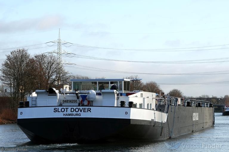 SLOT DOVER, Tanker - Details and current position - MMSI 211832730 ...