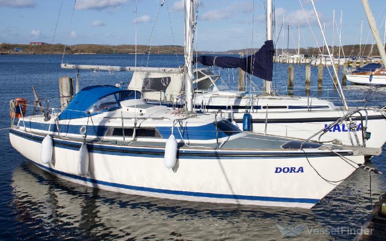 DORA, Sailing vessel - Details and current position - MMSI 211867090 ...
