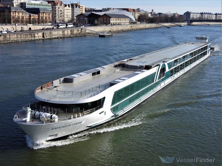 AMADEUS CARA, Passenger ship - Detalles del buque y posición actual ...