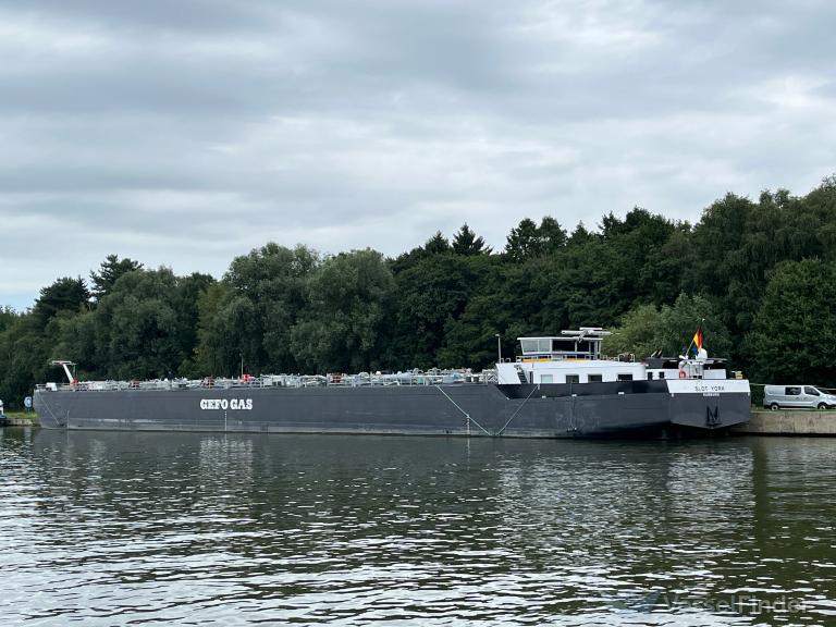 SLOT YORK, Tanker - Details and current position - ENI 04814350, MMSI ...