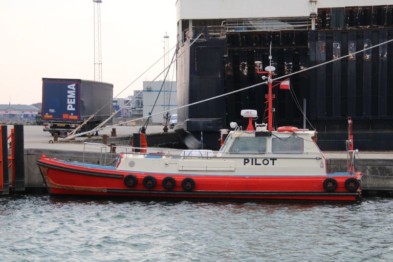 LF 165, Pilot - Details and current position - MMSI 219001064 ...