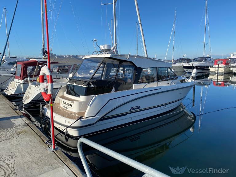 BELLA HELENE, Pleasure craft - Details and current position - MMSI ...