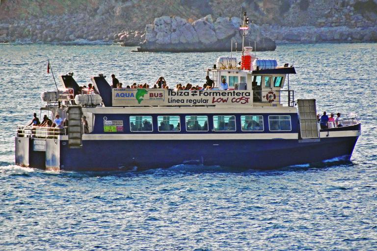 REGINA ONCE, Passenger ship - Details and current position - MMSI ...