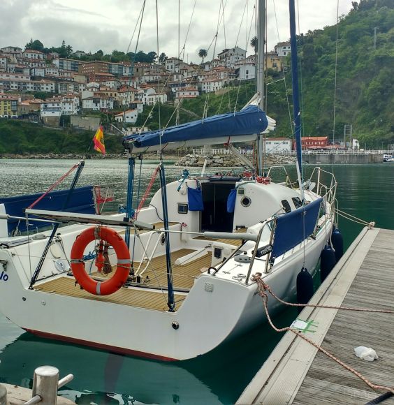 SOLO, Sailing vessel - Details and current position - MMSI 225990363 ...