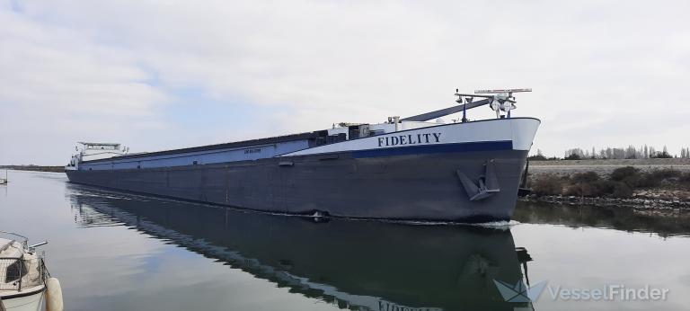 FIDELITY, Cargo ship - Details and current position - MMSI 226000160 ...