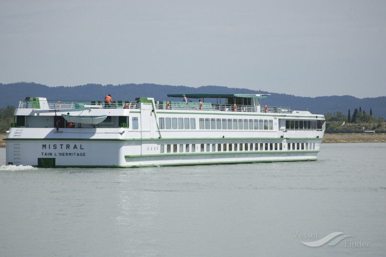 MISTRAL, Passenger ship - Details and current position - MMSI 226001420 ...
