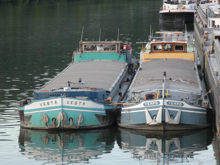 TEMPO, Cargo ship - Details and current position - MMSI 226005480 ...