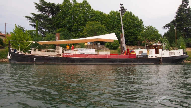 SERAPHINE, Cargo ship - Details and current position - ENI 03030279 ...