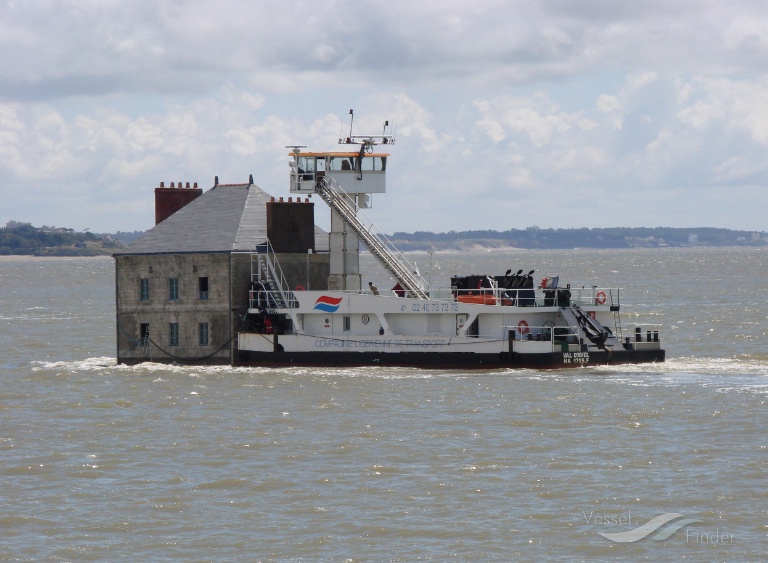 VAL DAVEL, Unknown - Details and current position - MMSI 227671950 - VesselFinder